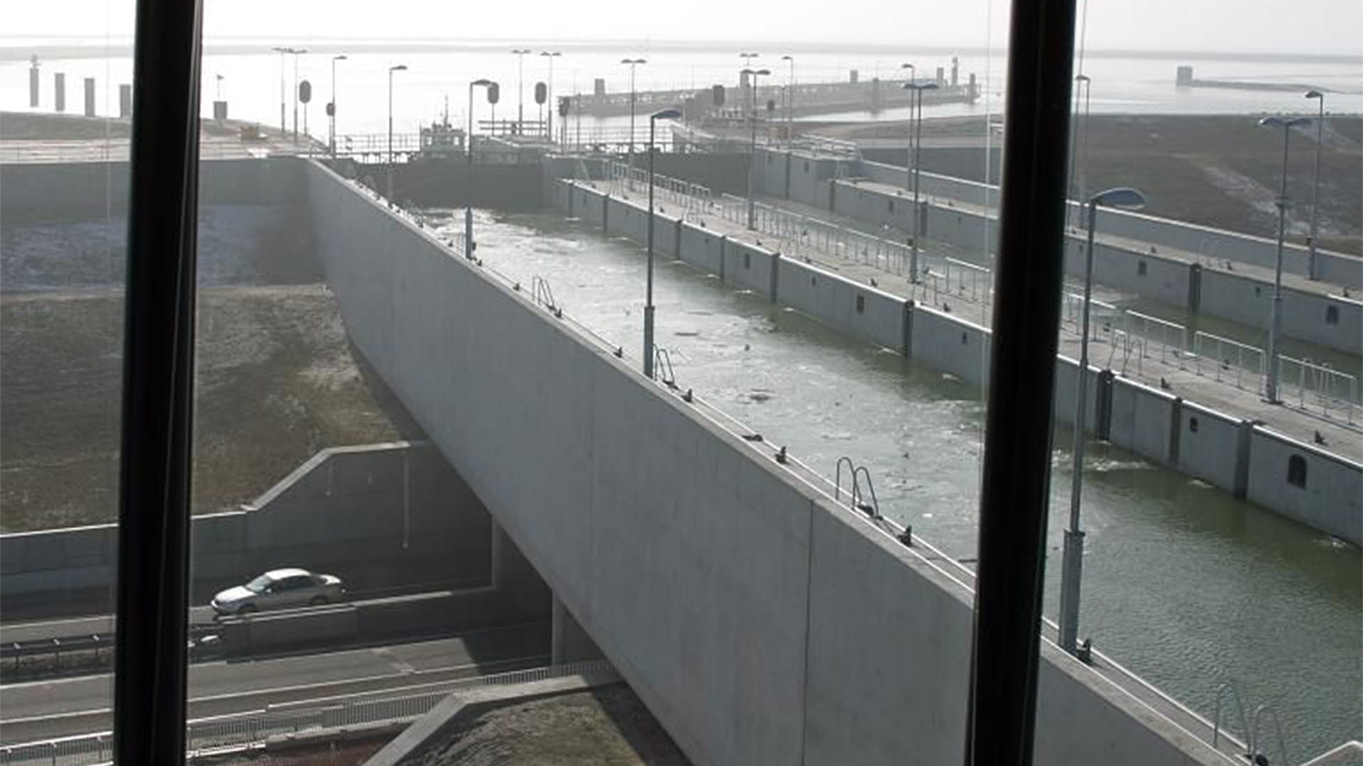 Naviduct, twin lock with dive under | TEC Tunnel